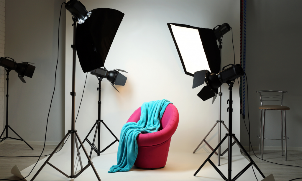 Tips on How to Light a Backdrop: What You Need to Know | EyeQ